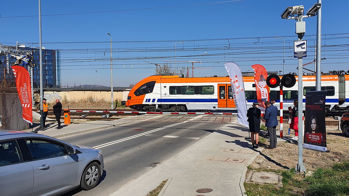 Usłysz apel Ambasadorek i Ambasadorów Bezpieczeństwa i nie ryzykuj na przejazdach! - Po co ...